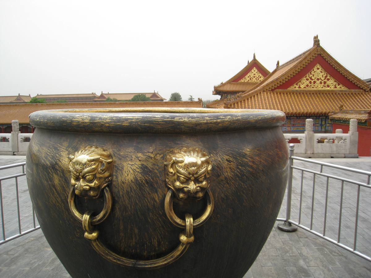 Chinese Art In Museum - ROWAN CALLICK